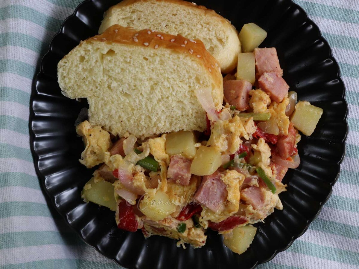 A la bauernfrühstück (German farmer’s breakfast)